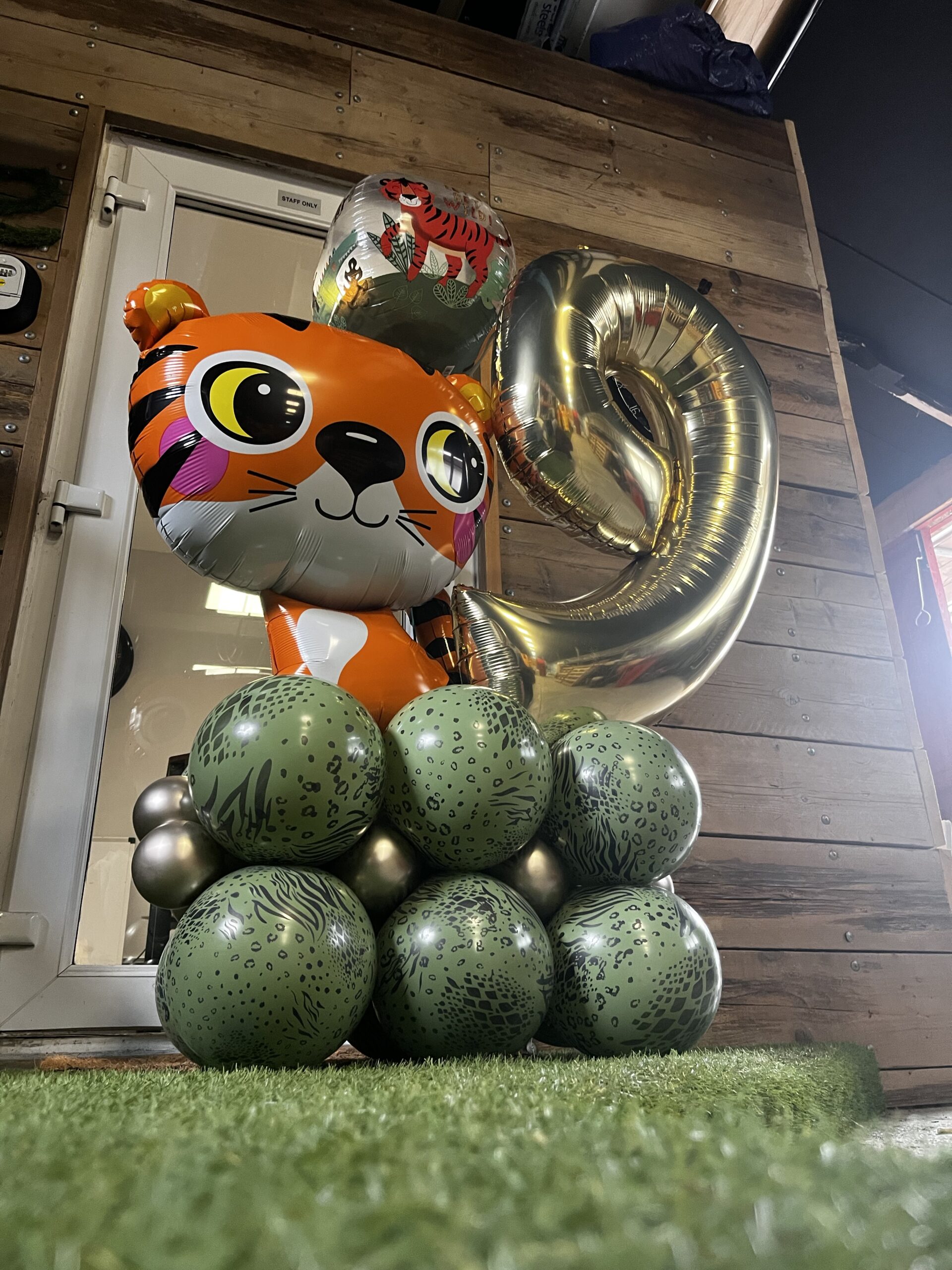 Balloon Feature Hire Birmingham | Balloon Feature Hire Solihull